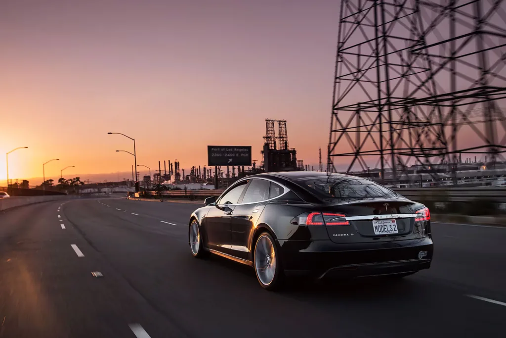 Tesla Model S - 2012